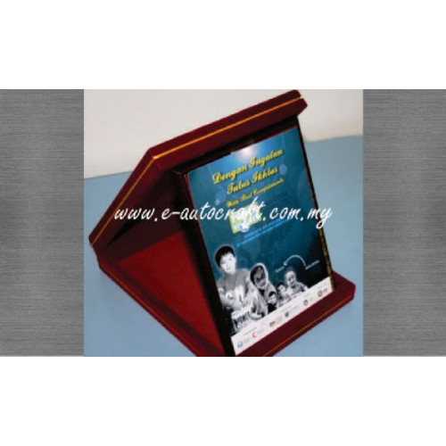 CUSTOMIZE PLAQUEvelvet box + full color printing